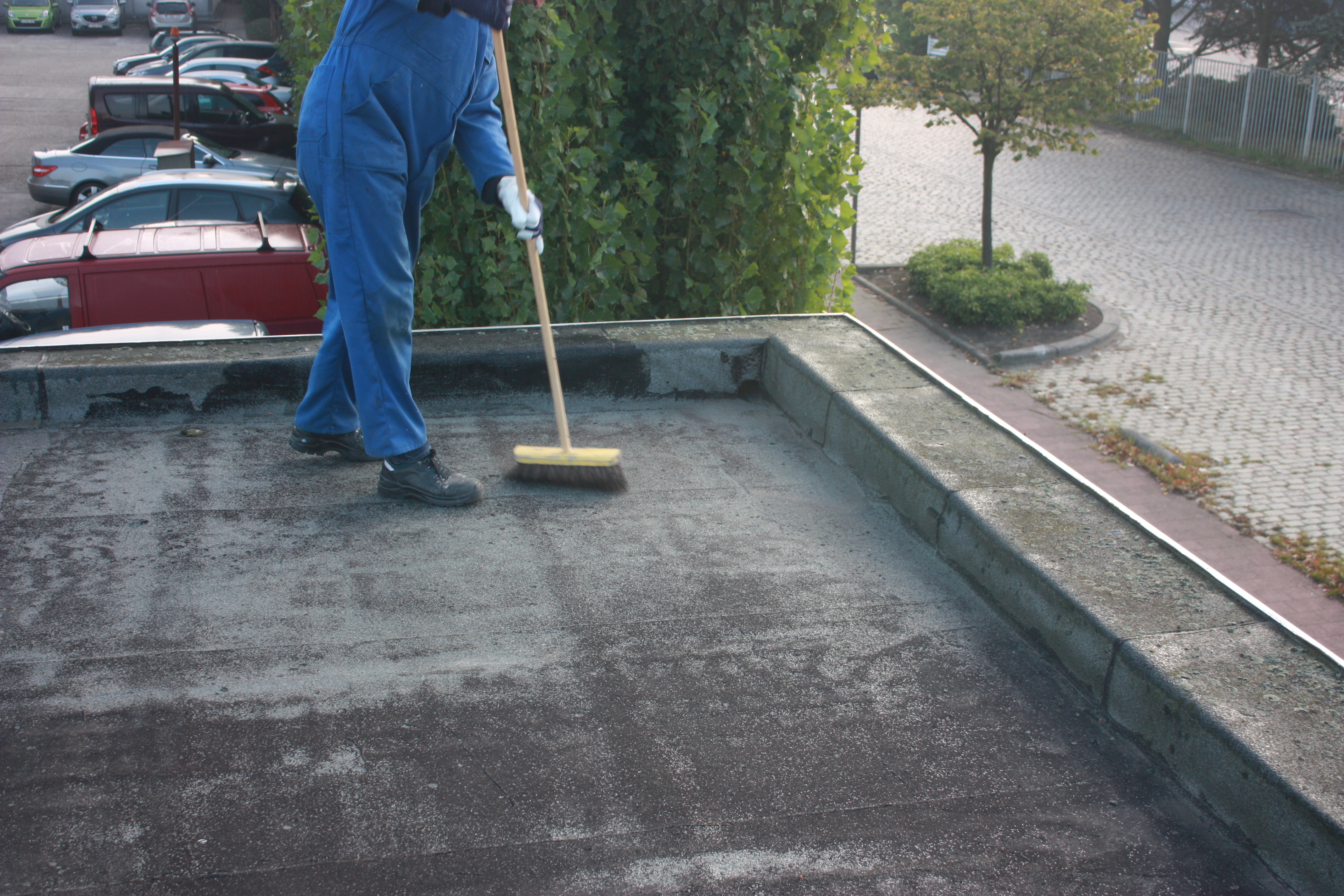 Roof Primer Roofing: bituminous bonding varnish for roofs | Aquaplan